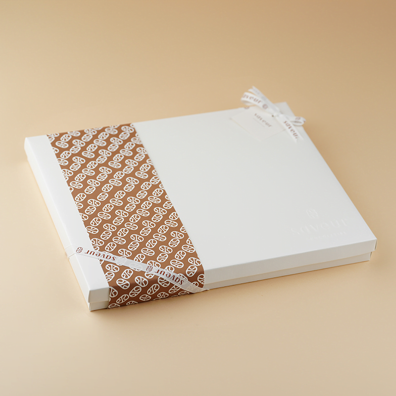 Medium Mix Box – Saveur Chocolatier | ساڤور